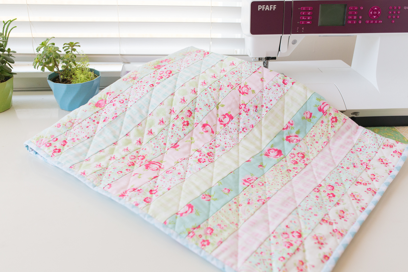 Kayla’s Rosey Quilt » Loganberry Handmade